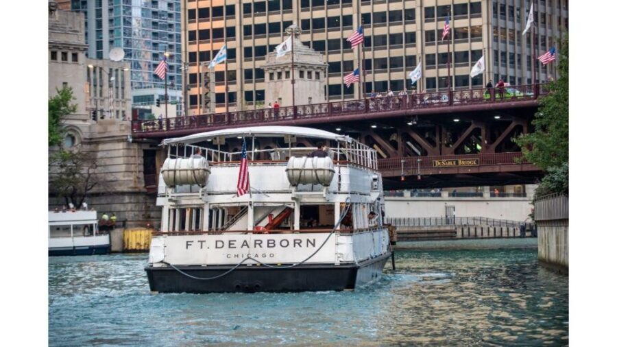 Chicago: Architecture Boat Tour with Drinks - Authentic Perspectives from Travelers