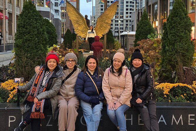 Chicago City's Iconic Sights and Suburb Gems Tour - Transportation, Group Size, and Value