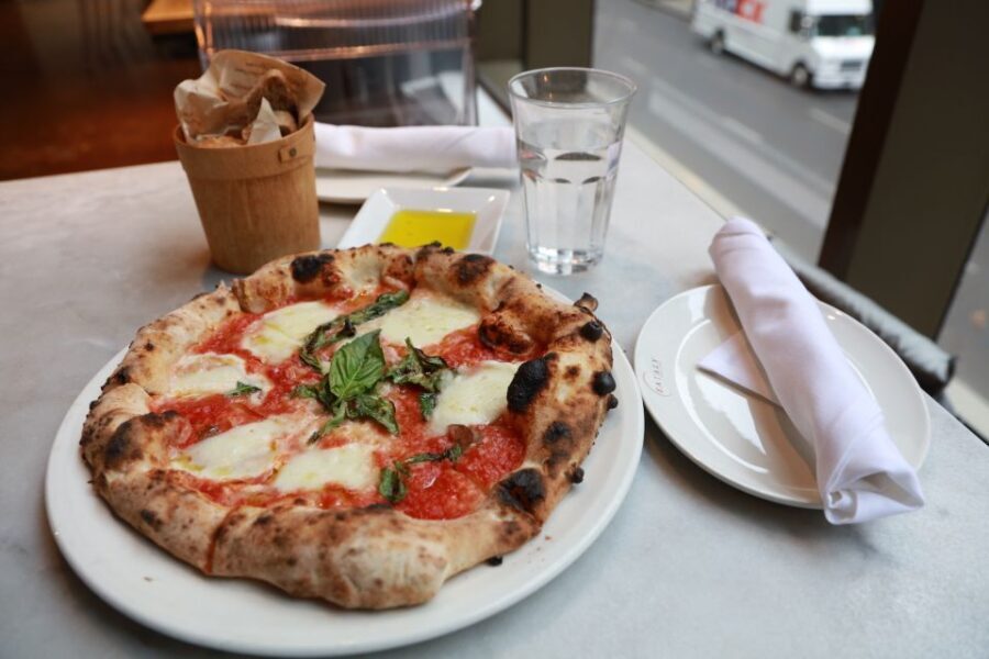 Chicago: Downtown Pizza Guided Walking Tour with Tastings - Who Should Consider This Tour?