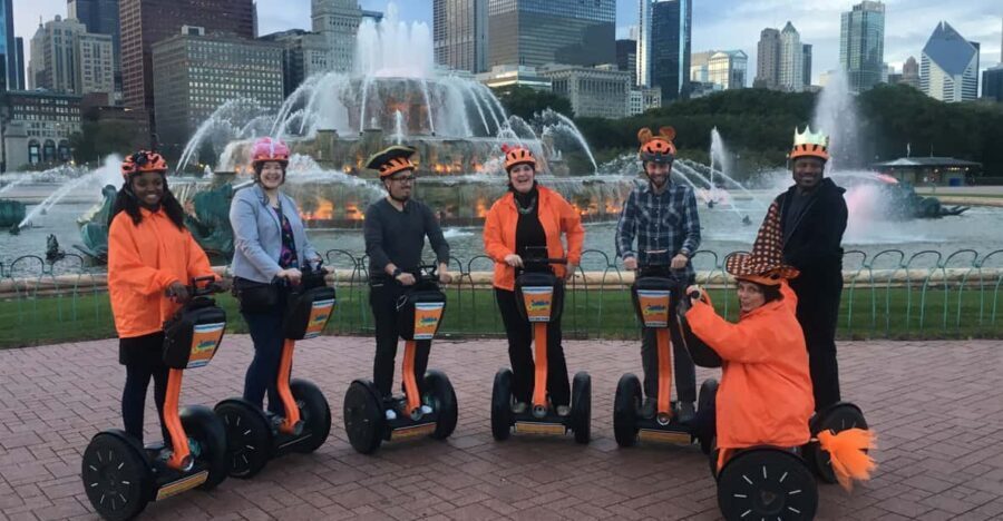 Chicago: Gangsters, Ghosts, and Haunted Hotels Segway Tour - Scenic Views and Atmosphere