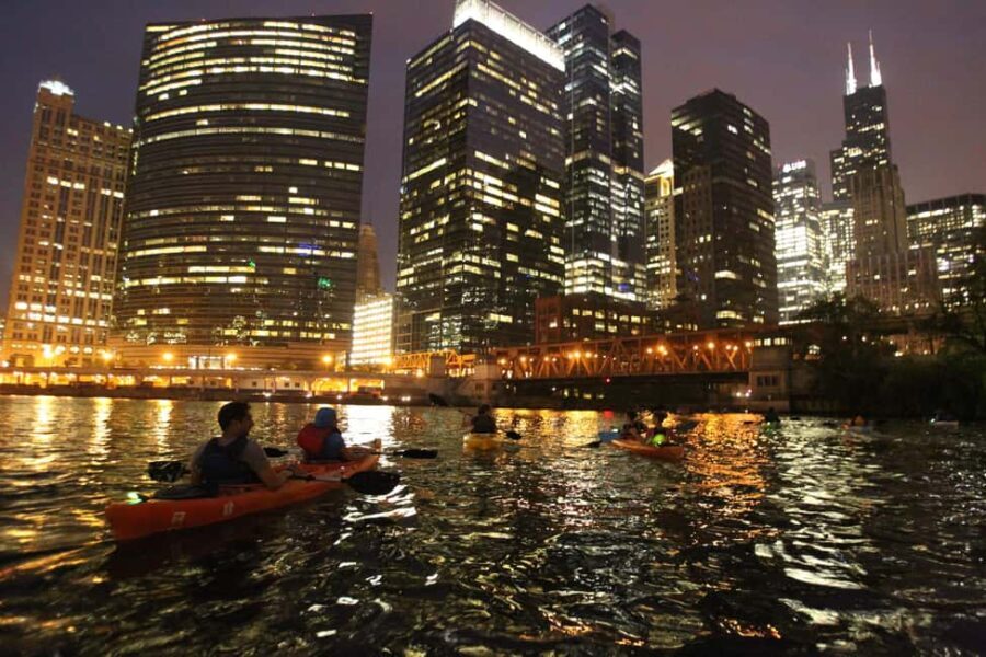 Chicago: Ghosts and Gangsters Night Kayak Tour - What’s Included and What’s Not