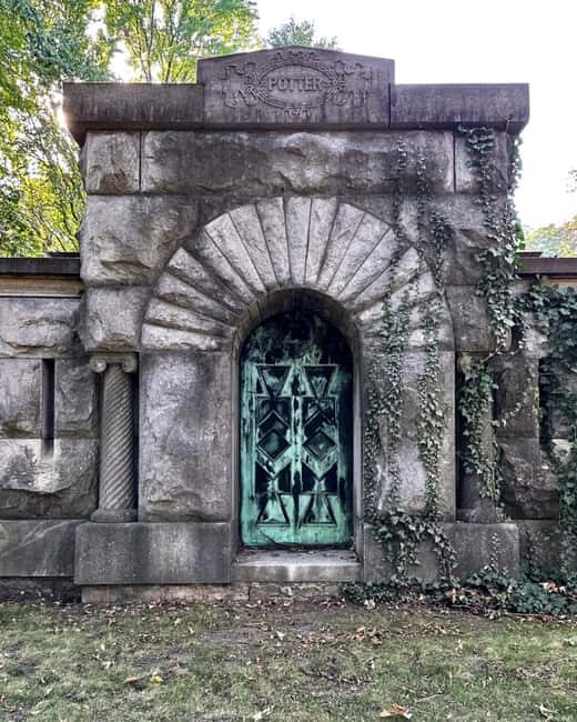 Chicago: Graceland Cemetery Guided Walking Tour - Why This Tour Stands Out
