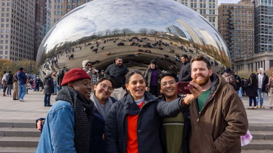 Chicago Loop: Art, Skyscrapers, Millennium Park & "The Bean" - Exploring Millennium Park and its Art