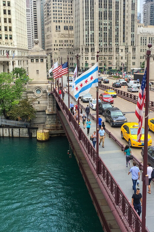 Chicago: Magnificent Mile Walking Tour - The Chicago Architecture Center Visit