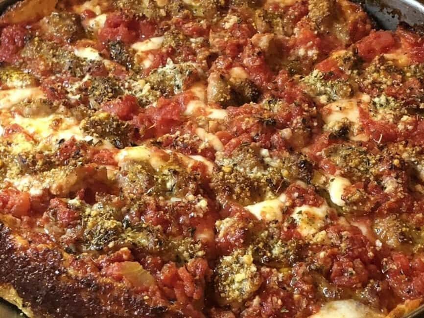 Chicago: Pizza Walking or Bus Tour - Who Will Love This Tour?