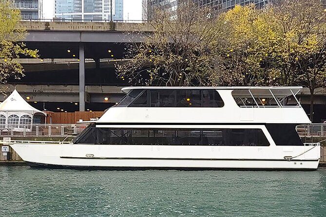 Chicago Skyline Tiki Chic Party Cruise on Lake Michigan - Authentic Passenger Insights