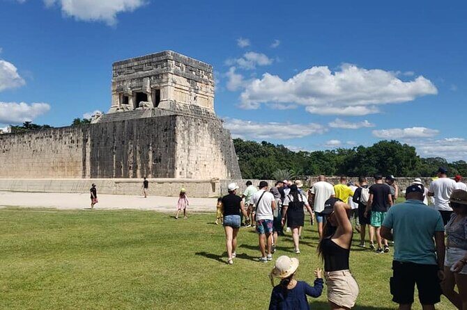 Chichen Itza, Cenote & Valladolid Tour transportation from Cancun - Strolling through Valladolid: A Colorful Colonial Town
