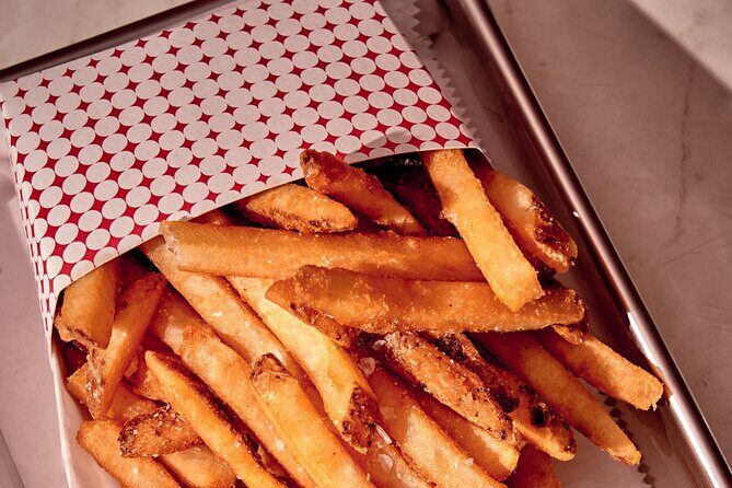 Classic NYC Deli Dinner in the Heart of Times Square - Who Should Consider This Experience?