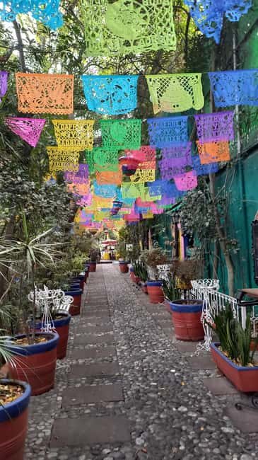 Coyoacan, history and life in a magical neighborhood - Why Choose This Tour?