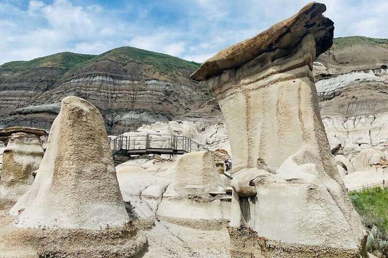 Day of Dinosaurs and Hoodoos From Calgary to the Badlands - What’s Included and What’s Not