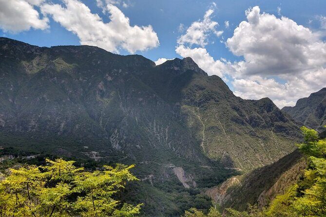 Day trip to Grutas Tolantongo Hot Springs - Transportation and Group Size