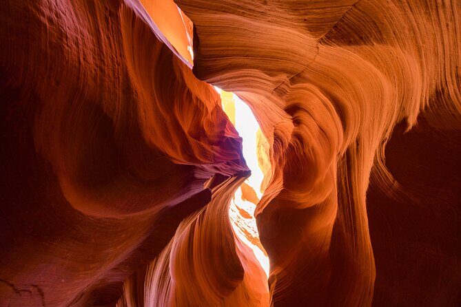 Deer Canyon Adventure through Antelope Canyon - Group Size and Atmosphere