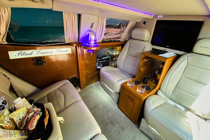 Deluxe GMC Limousine from Cancun Airport to Puerto Morelos - FAQs