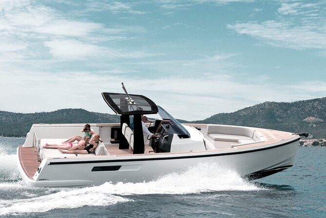 Deluxe Private Boats - 36 ft Fjord - Final Thoughts: Who is This Tour Best For?