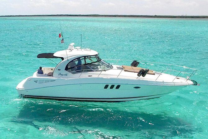 Deluxe Private Boats - 40 ft Sea Ray - Comfort and Convenience