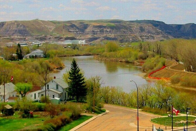 Drumheller Dinosaur Valley & Horseshoe Canyon Adventure Day Tour - What’s Included and What to Budget For