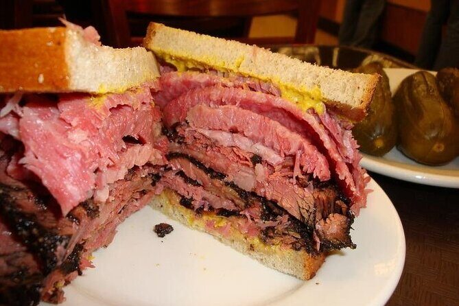 Eat 4 New York Foods and See 30 Sights Walking Tour - Practical Details and What to Expect