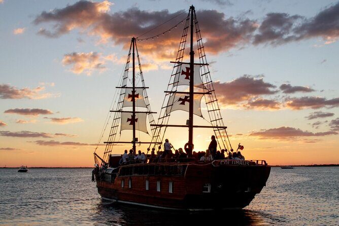 Enjoy The Spanish Galeon with a Romantic Night Dinner in Cancun - Who This Experience Is Perfect For