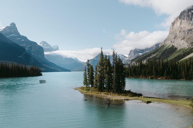Explore Jasper Tour with Maligne Lake Cruise - Wildlife and Nature: A Constant Presence