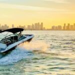 Fort Lauderdale: Sunset Boat Tour with "French Appetizer" - The Atmosphere and Entertainment