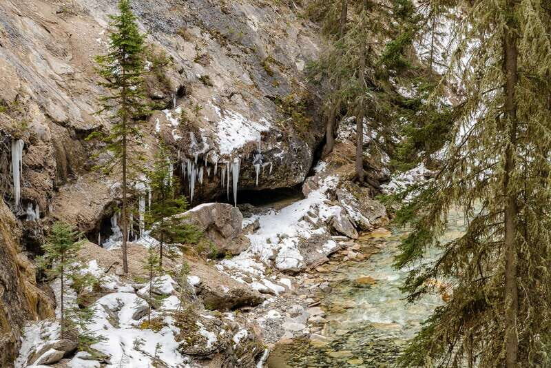 From Banff: Johnston Canyon Guided Icewalk - The Itinerary in Detail