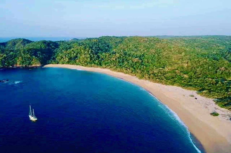 From Huatulco: Private 5 Bays Boat Tour - Exploring the Five Bays