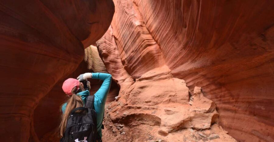 From Kanab 3 Hour Peek a Boo Slot Canyon Hiking Photo Tour