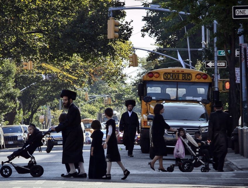 From Manhattan: 5-Hour Bronx, Queens, and Brooklyn Bus Tour - Queens: A Melting Pot of Cultures