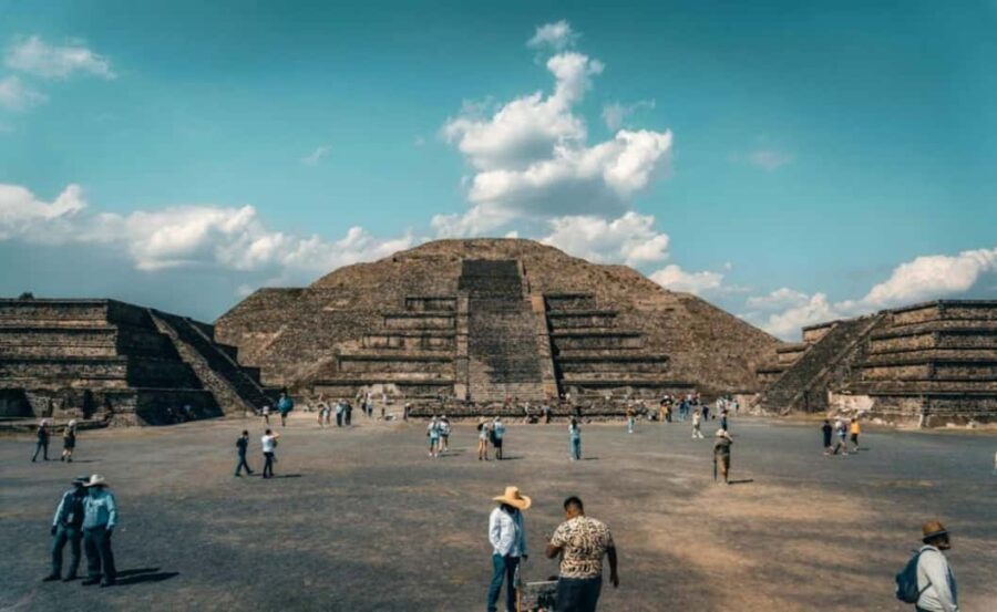 From Mexico City: Private excursion to Teotihuacan - Visiting the Pyramids of Teotihuacan