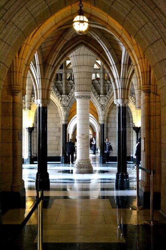 From Montreal: Ottawa with Private Guide and Pickup - Why Choose a Private Guided Day Trip to Ottawa from Montreal?