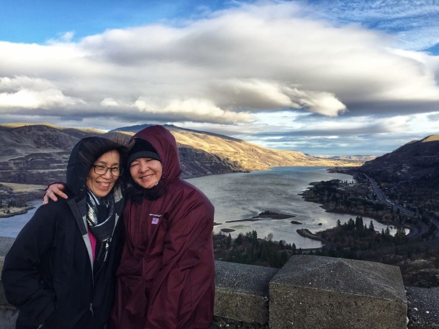 From Portland: Mt Hood, Hood River Valley and Columbia Gorge - Hood River Valley: Local Flavors and Animal Encounters