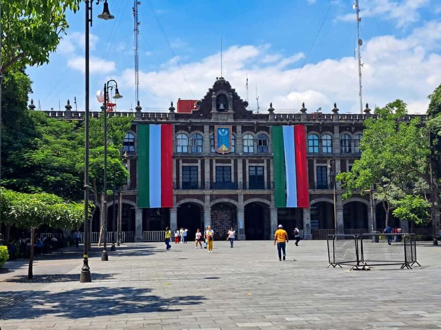 Full-Day Cuernavaca & Taxco Private Tour from Mexico City - Transportation and Group Size