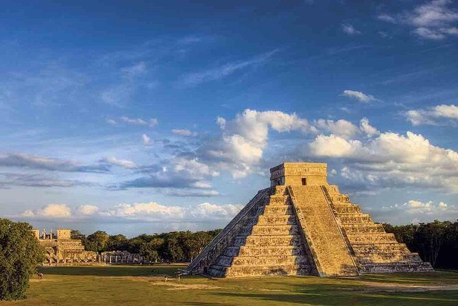 Full-Day Tour to Chichen Itza and Sacred Cenote from Cancún - Transportation and Group Size