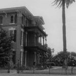Galveston: Spooky Strand Ghost Walking Tour - The Atmosphere and Experience