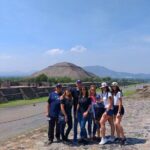 Group reduced to Pyramids of Teotihuacan and Basilica of Guadalupe - Artisan Work: Artesanías El Quetzal