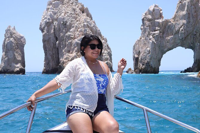 Group tour of the Cabo San Lucas Arch - The Experience: What Makes It Worthwhile