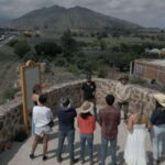Guadalajara: Premium Tequila Tour with Tastings and Pairings - The Experience in Context