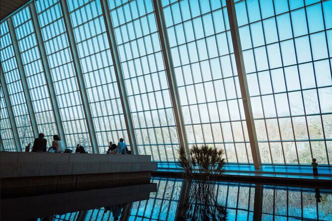Guided tour of the Metropolitan Museum of Art - Exploring the Met: A Detailed Review