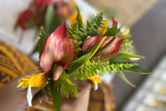 Hawaiian Floral Crown Weaving in Hilo - What’s Included and What You Need to Know