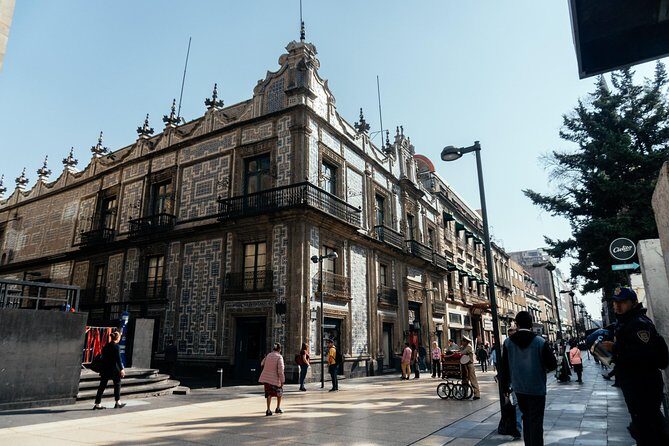 Highlights & Hidden Gems With Locals: Best of Mexico City Private Tour - Exploring Mexico City Through Its Hidden Corners and Famous Landmarks