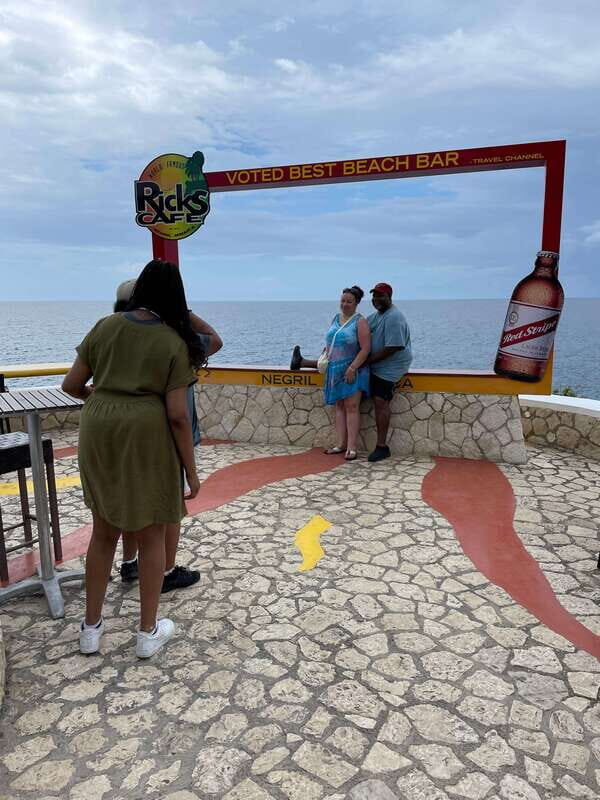 Highlights of 7 mile negril and sunset at ricks cafe - What to Expect on the Tour