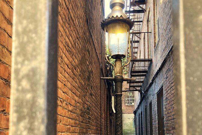 Historic Underground Railroad Walking Photo Tour w Local Guide - The Itinerary: A Detailed Walk Through History and Photo Opportunities