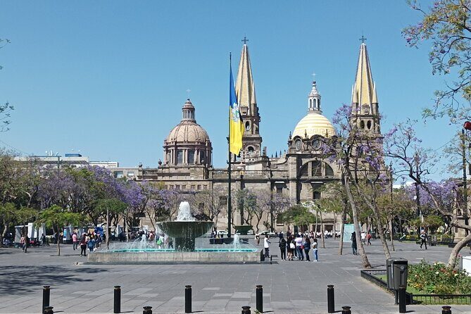 History and Murals: Walking Tour Guadalajara - Who Should Consider This Tour?