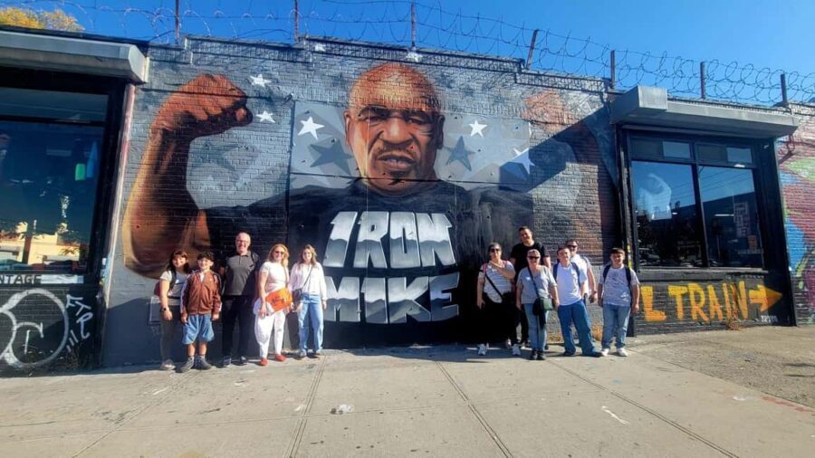 Home visit in Brooklyn & tour of the Bushwick Collective street art - Exploring the Street Art of Bushwick