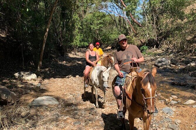 Horseback riding to visit the waterfall - The Pros and Cons