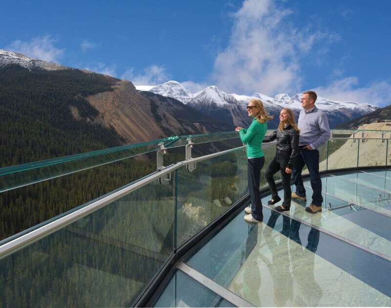 Jasper: Transfer to Banff/Lake Louise w/ Columbia Icefields - Scenic Drive Along Columbia Icefields Parkway