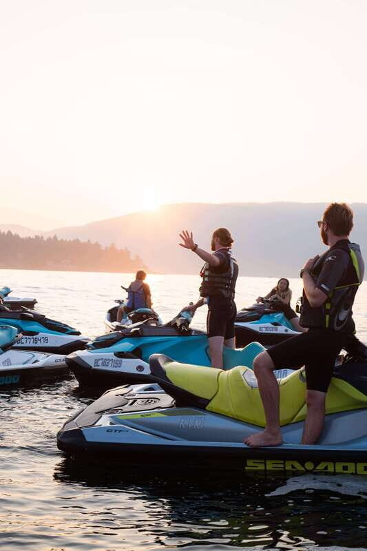 Jetski to Bowen Island, incl beer, wine, coffee or icecream - Discovering Vancouver’s Coastal Gems by Jetski