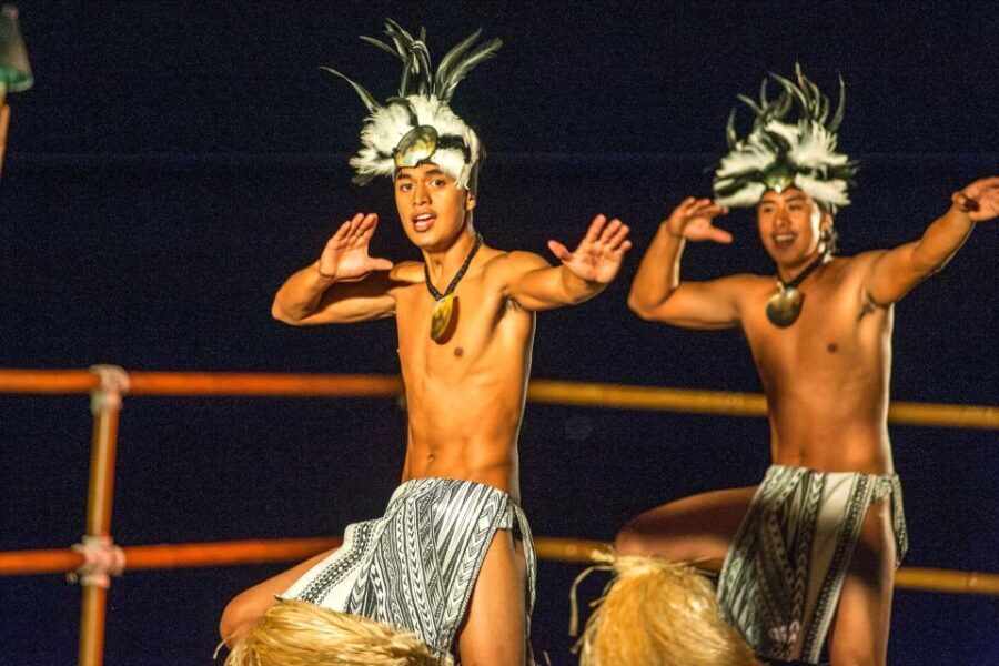 Kailua-Kona: Voyagers of the Pacific Luau with Buffet Dinner - The Buffet Experience