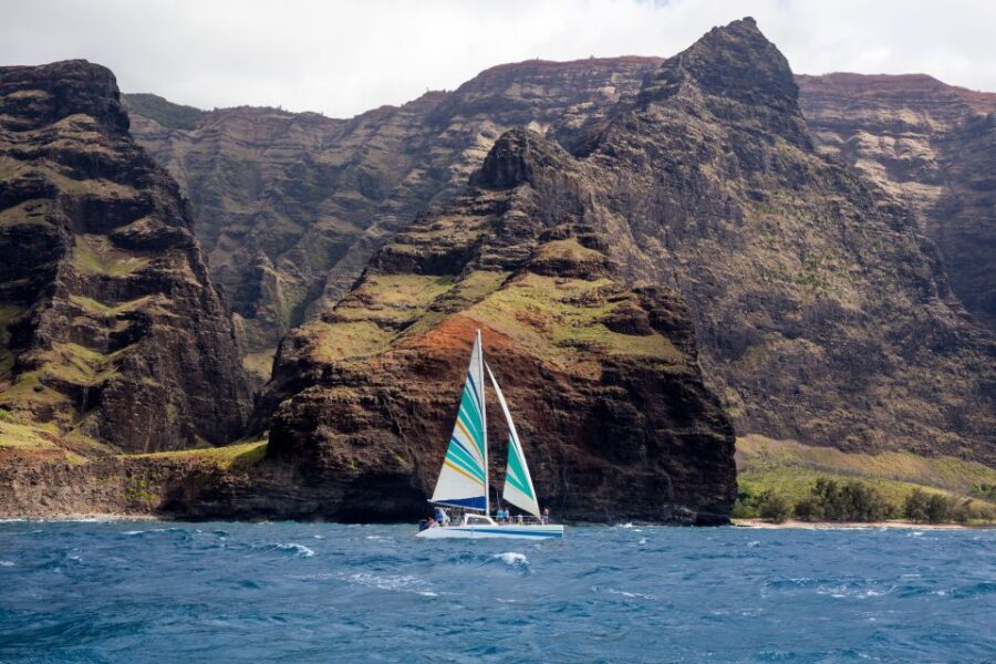 Kauai: Napali Coast Sunset Sailboat Tour with Dinner - Who Should Consider This Tour?