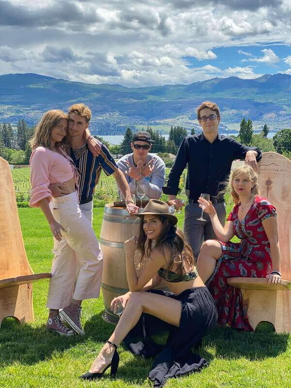 Kelowna: West Kelowna Full Day Guided Wine Tour - What Makes This Tour Stand Out